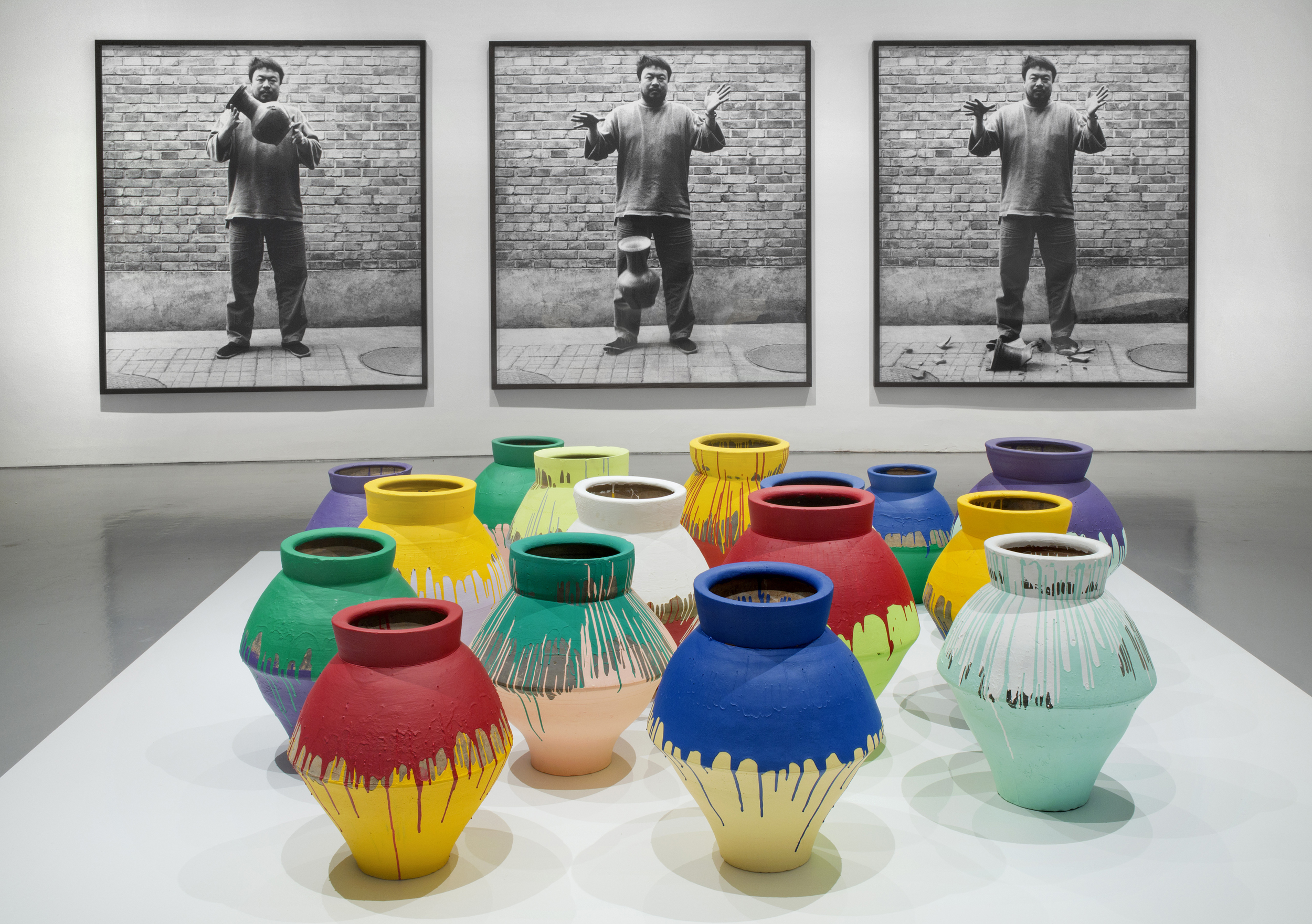 Rompen jarrón del artista chino Ai Weiwei valuado en un millón ...